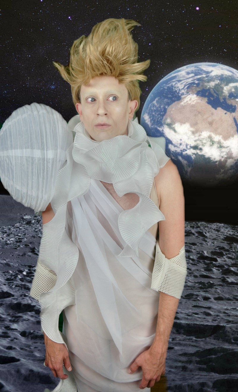 TILDA SWINTON ANSWERS AN AD ON CRAIGSLIST at the Celebration Theatre ...